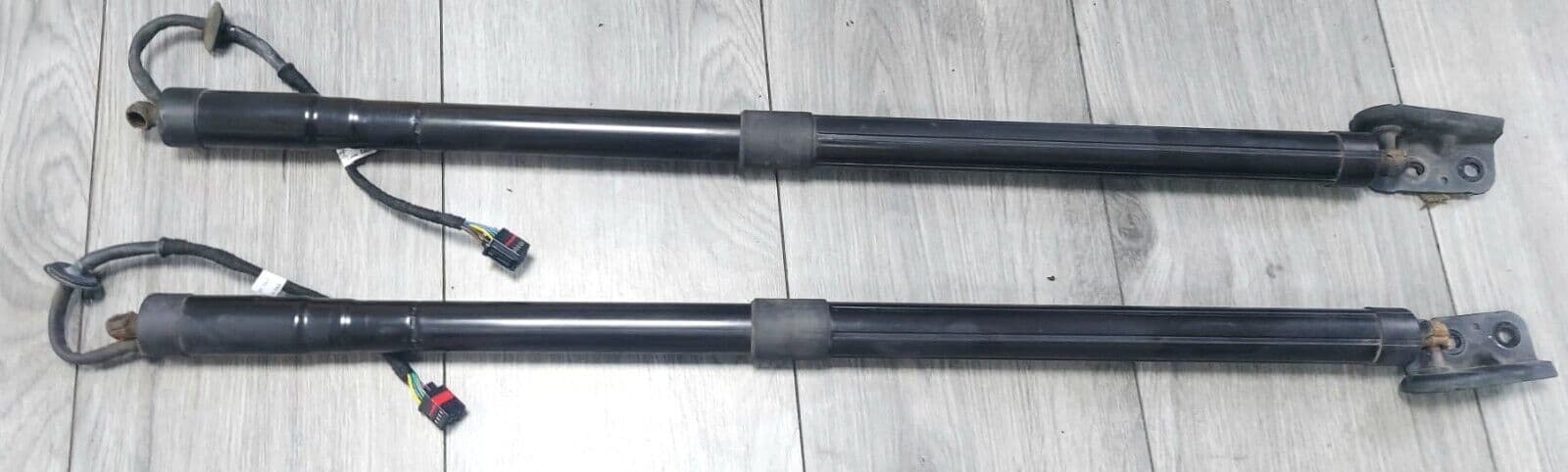 GENUINE GRAND C-MAX PAIR REAR TAILGATE BOOT ELECTRIC LIFT GAS STRUTS ...
