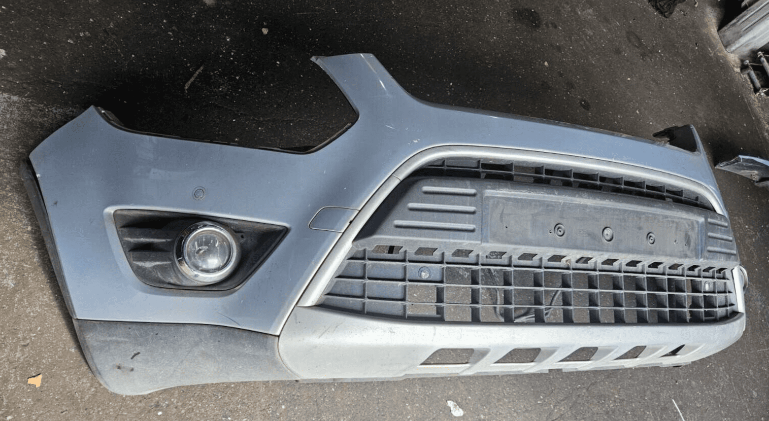 GENUINE KUGA MK1 FRONT BUMPER GRILLE FOG LIGHTS PDC DARK MICASTONE 2008 ...