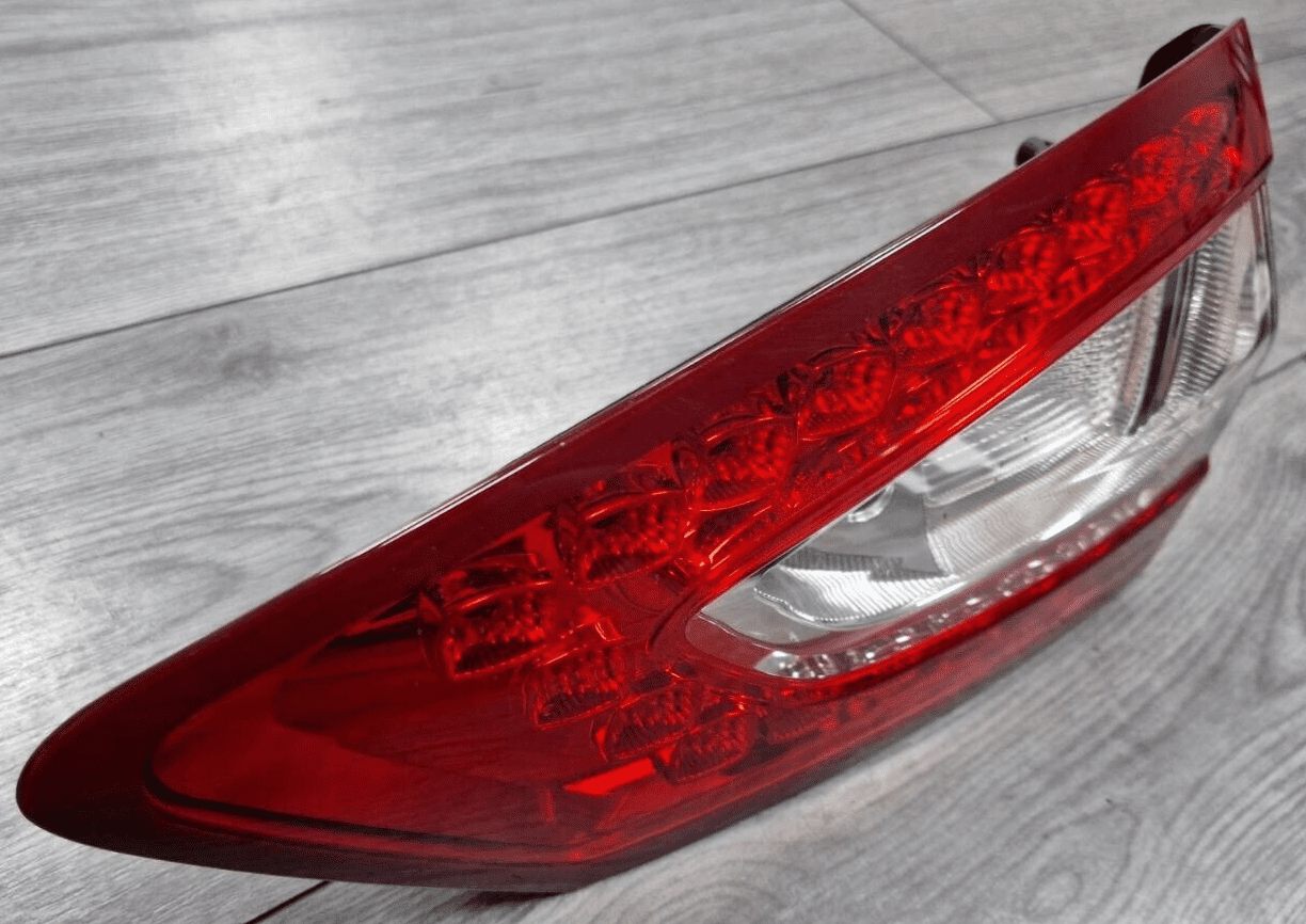 GENUINE MONDEO MK5 ESTATE REAR RIGHT INNER TAIL LIGHT CLUSTER 2015-2019