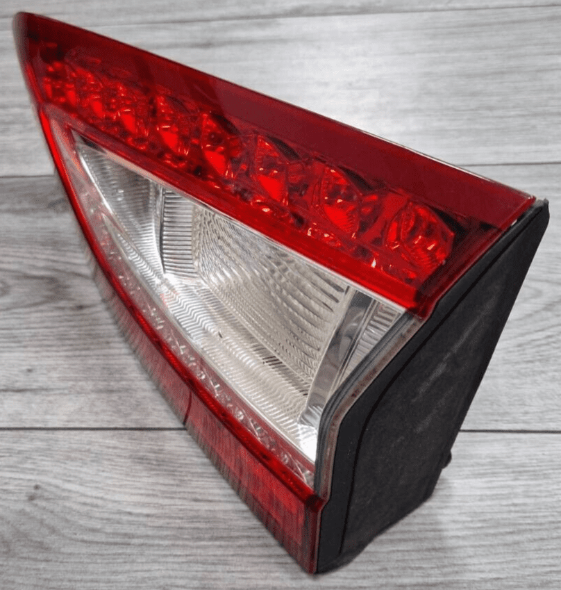 GENUINE MONDEO MK5 ESTATE REAR RIGHT INNER TAIL LIGHT CLUSTER 2015-2019