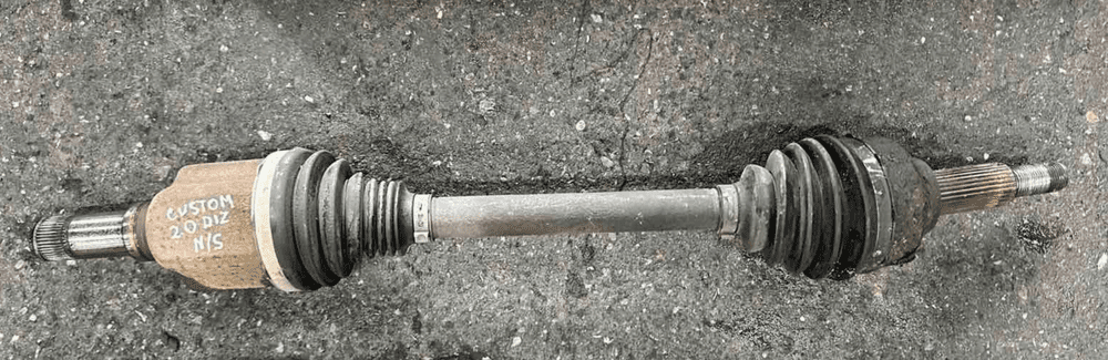 GENUINE TRANSIT CUSTOM 2 0 TDCi PASSENGER FRONT DRIVESHAFT 2015 - 2019