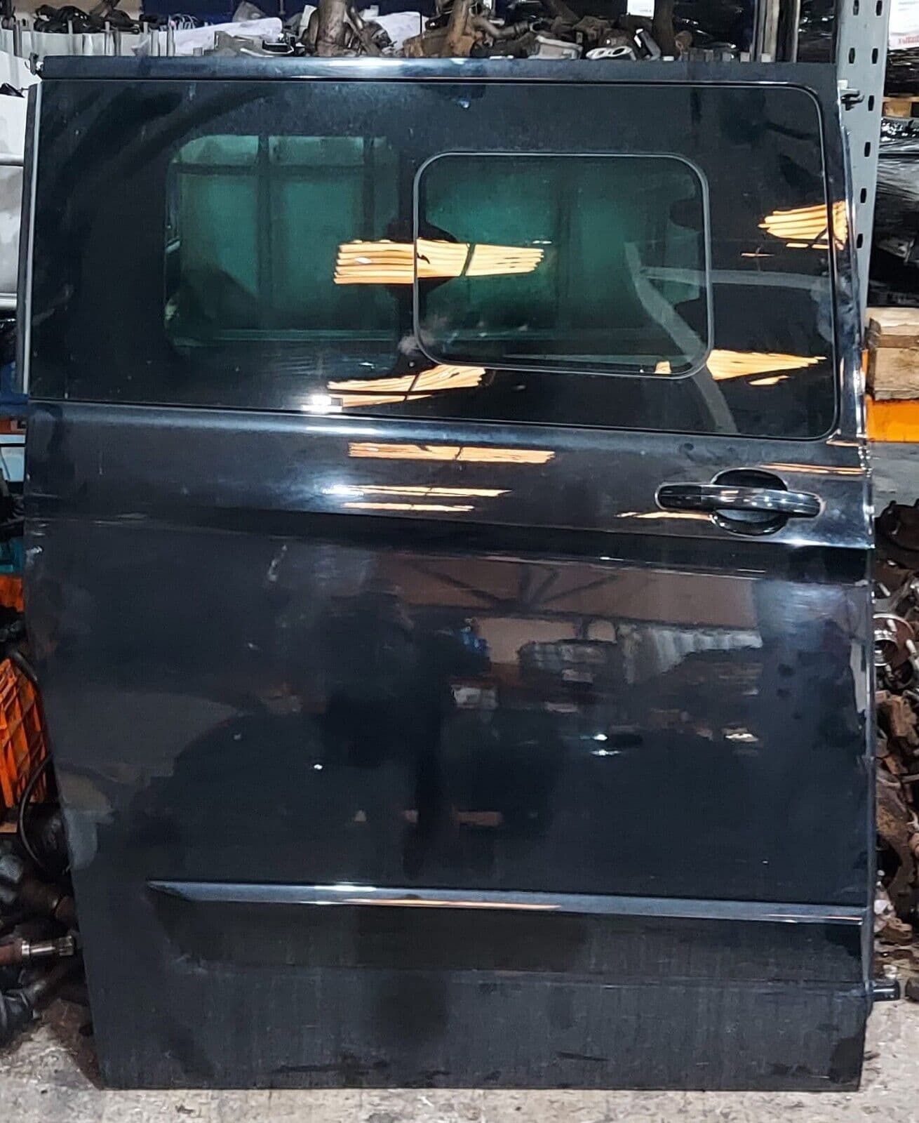 GENUINE TRANSIT CUSTOM DRIVER SIDE SLIDING DOOR WITH GLASS BLACK 2012-2018
