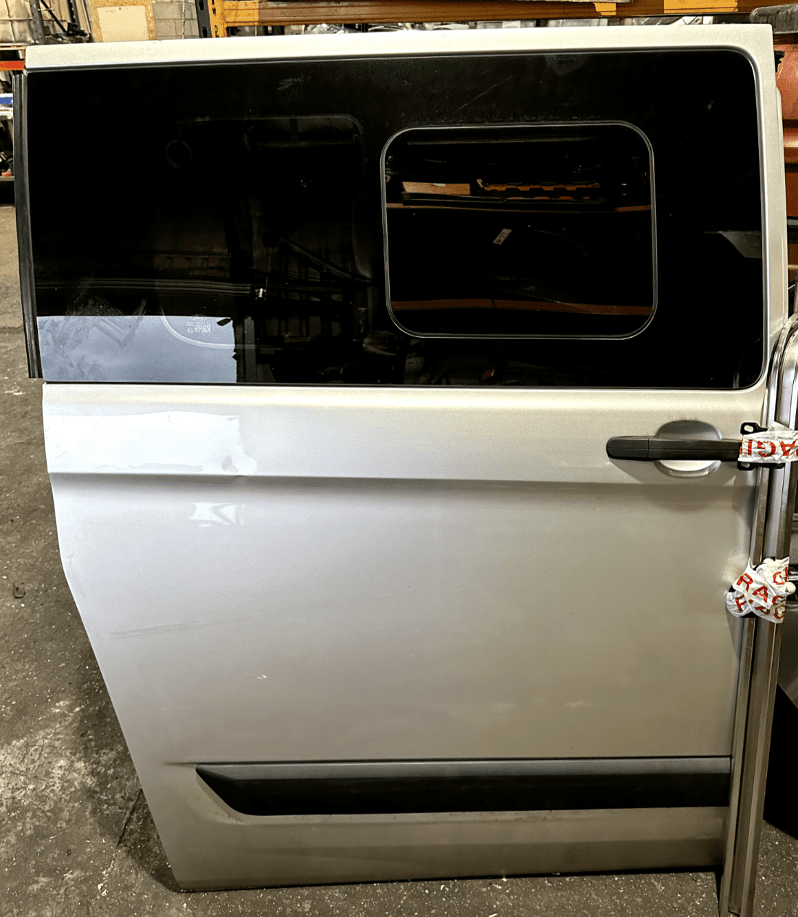 GENUINE TRANSIT CUSTOM DRIVER SIDE SLIDING DOOR WITH GLASS SILVER 2012-2018