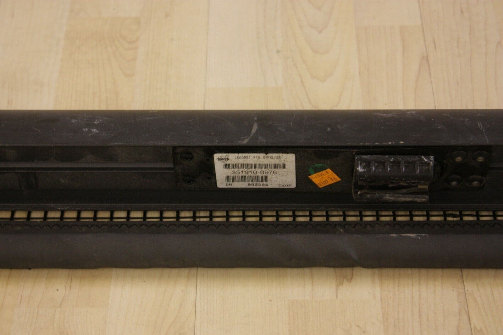 GENUINE VOLVO V50 ESTATE BOOT STORAGE CARGO DOG GUARD NETTING 2004 - 2012