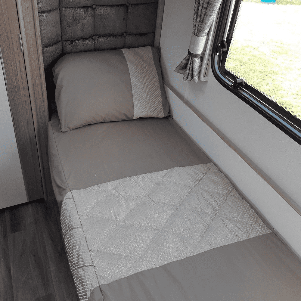 2021 Coachman VIP 565 Fixed Single Duvet Set