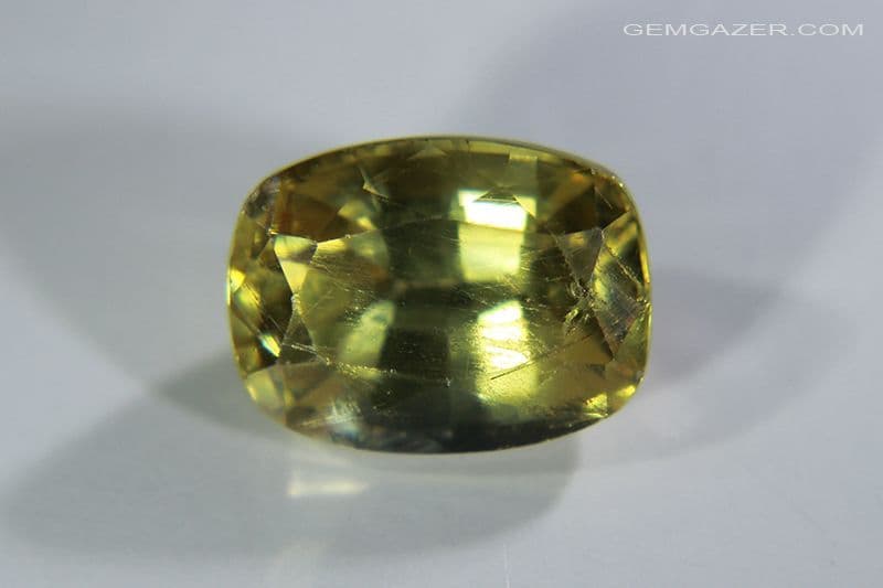 Scheelite yellow faceted Sri Lanka 4 47 carats