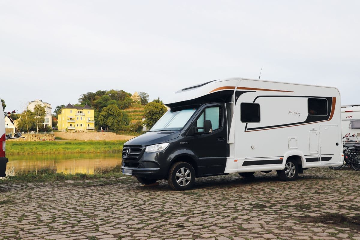 REMIfront IV Front Blind For Sprinter After 2019 With Large Rain Sensor ...