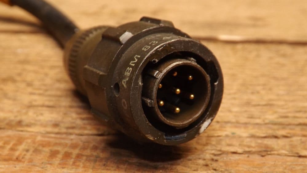 7 pin male to 12 pin female cable