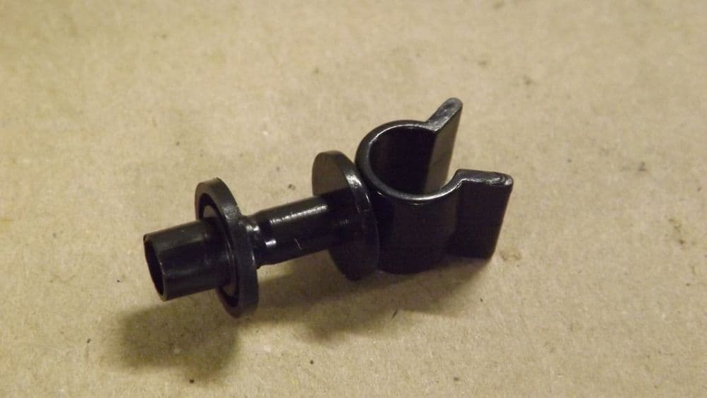 Bonnet support Retaining clip