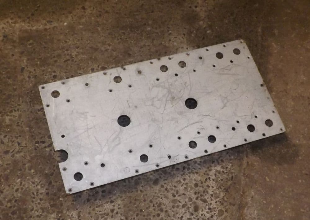 Radio runners mounting plate