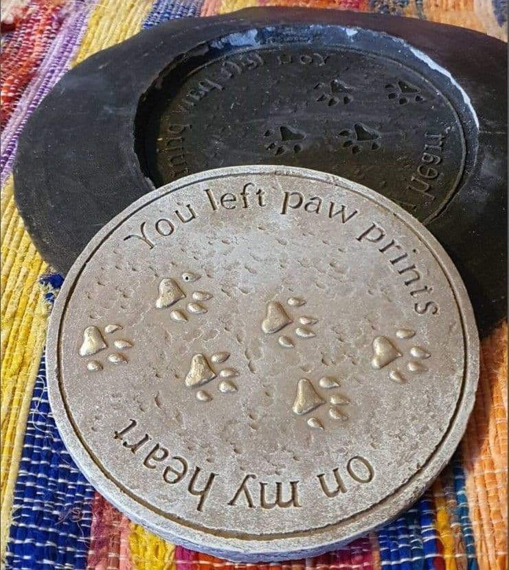 Round Paw Print Mould