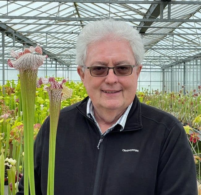 SH906 S cv Alan Hindle