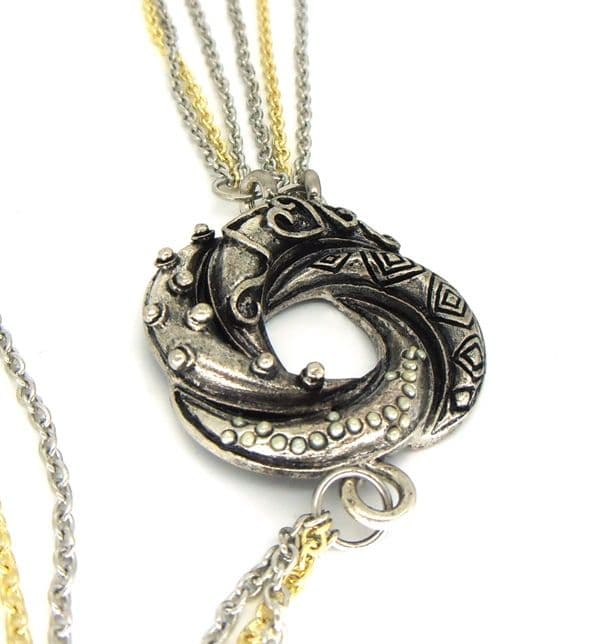 007 NECKLACE Algerian Love Knot bond girl pendant