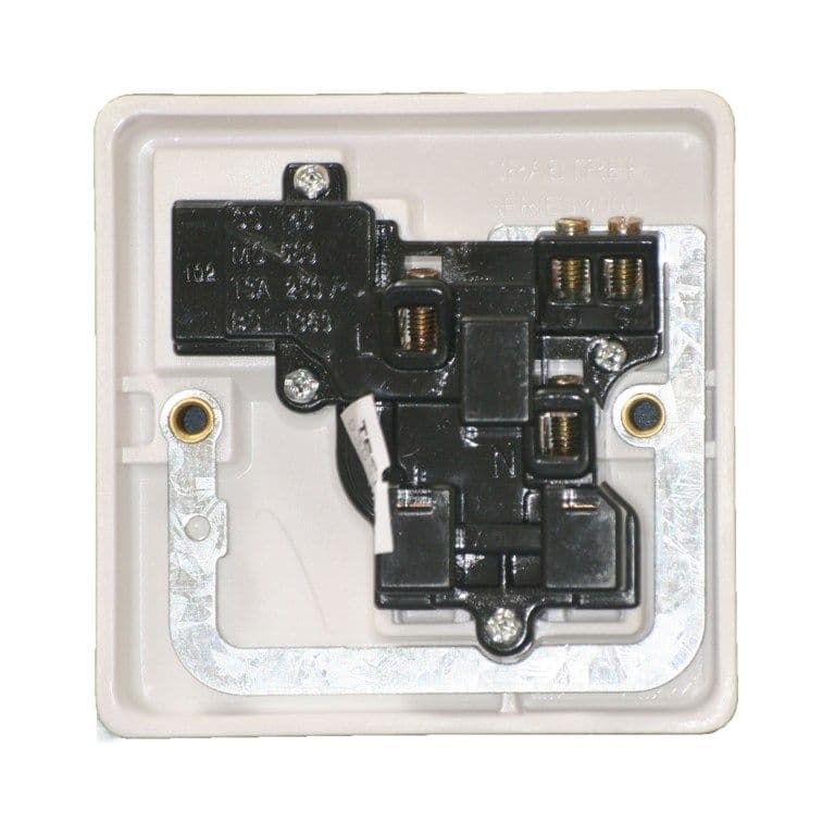 Crabtree 4304 13 amp Single Switched Socket Outlet White