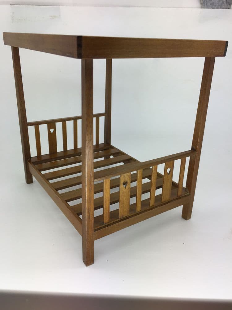 Arts & Craft Four poster bed