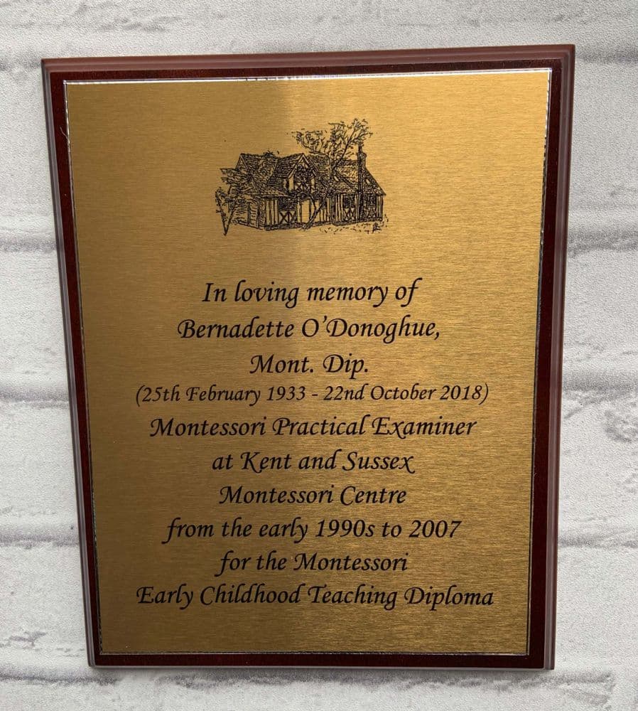 COMMEMORATIVE WALL PLAQUE or TROPHY