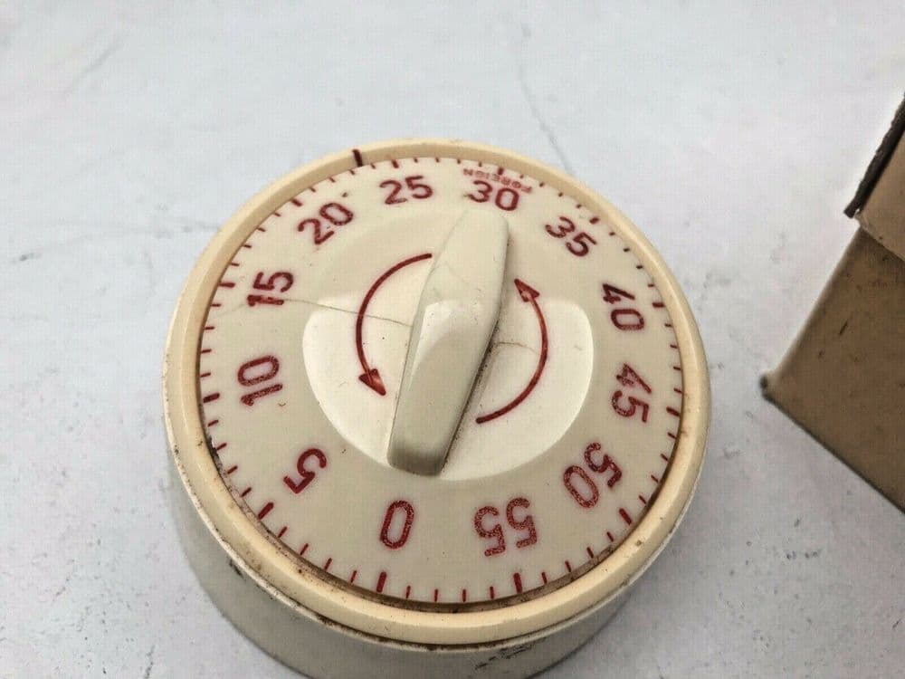 Classic darkroom countdown timer