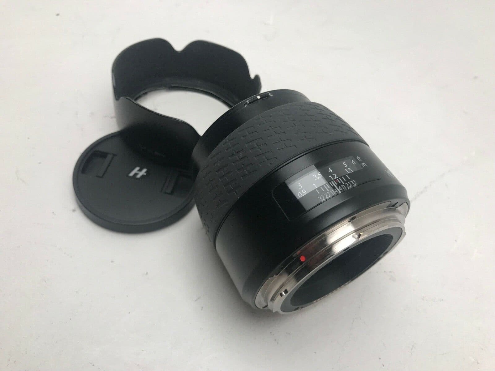 Hasselblad HC lens with hood and cap
