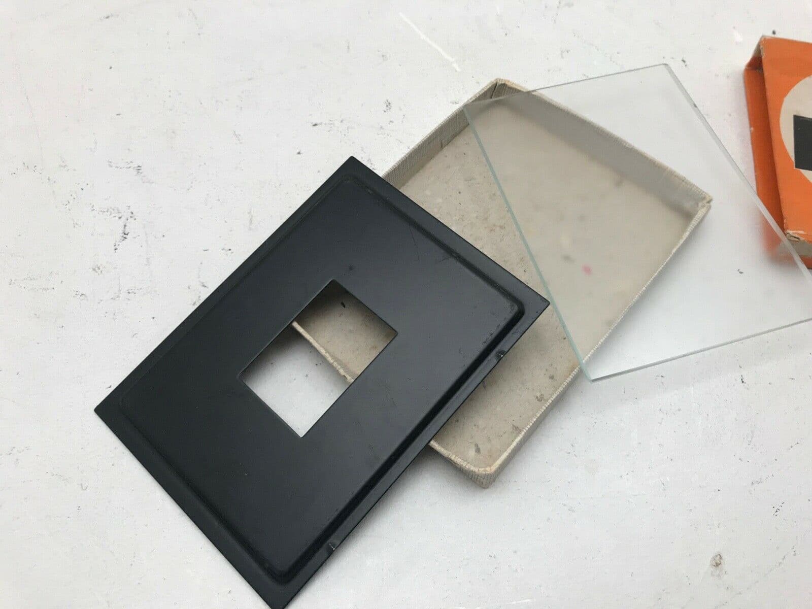 Meopta 35mm neg carrier mask with anti Newton glass insert