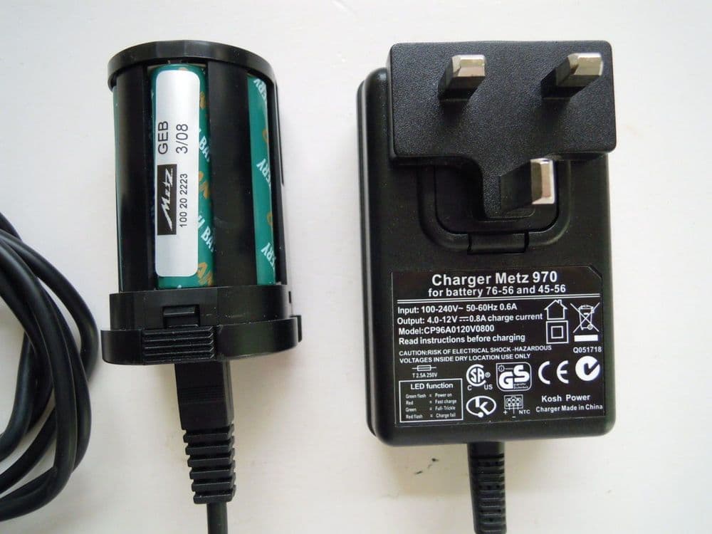 METZ 45 NIMH CHARGER AND BATTERY