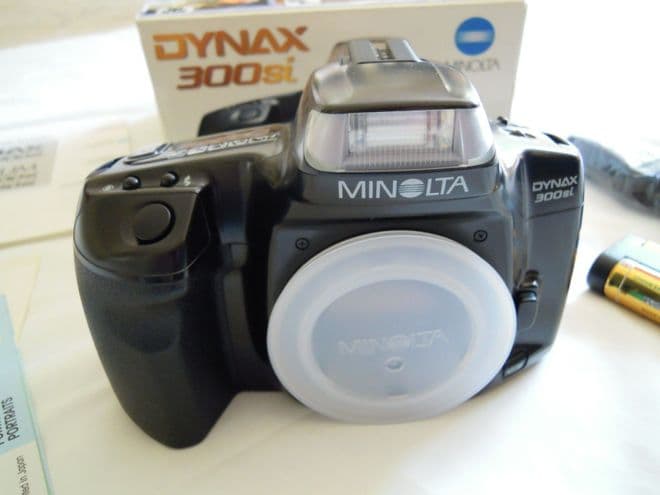 MINOLTA DYNAX 300si camera