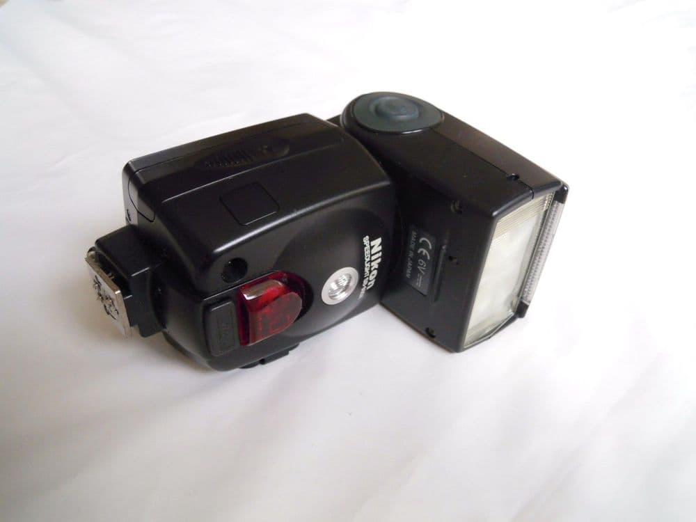 NIKON SPEEDLIGHT SB-80DX FLASH GUN