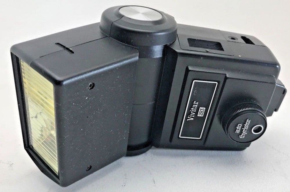 VIVITAR 283 ON CAMERA FLASHGUN WITH MANUAL A AUTO FUNCTIONS