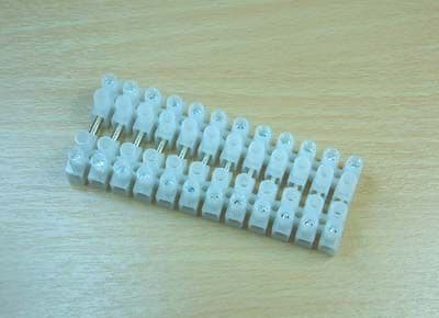A23040 Plug Together 12 Way Connector Block Set