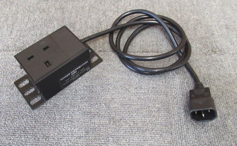 1 Way UK Mains Sockets 1U To IEC C14 Plug Power Distribution Unit 1M Cable