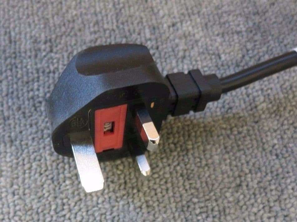 2 Meters Double Splitter UK Mains Kettle Lead C13 to 3 Pin Plug Cable