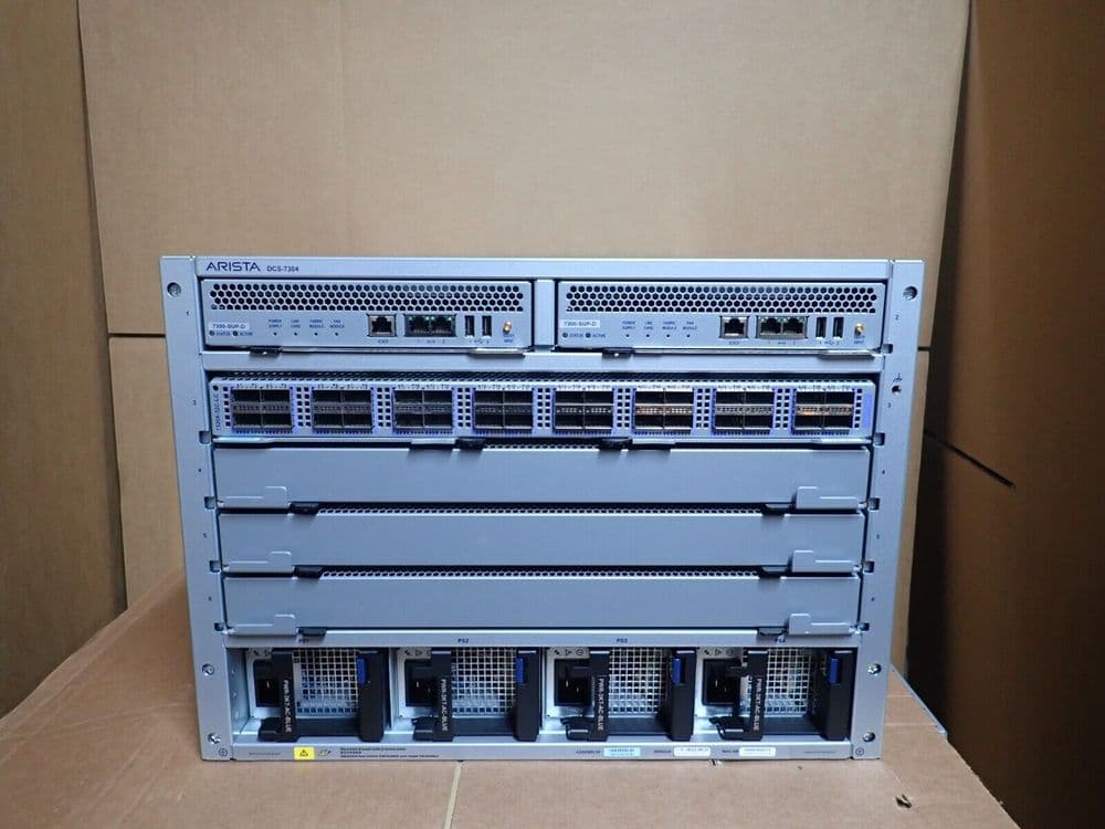 2 x Arista DCS-7304 Switch each with 32 x 100GbE QSFP100 ports DCS ...