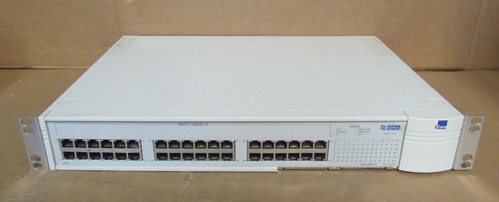 3COM SuperStack II Switch 3900 36-Port Managed Stackable Switch - 3C39036