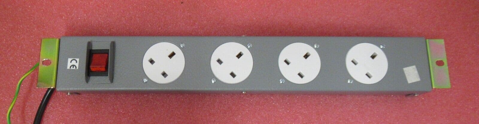 4 Way UK Sockets Horizontal Rackmount PDU With 16A Commando Plug 4 5m
