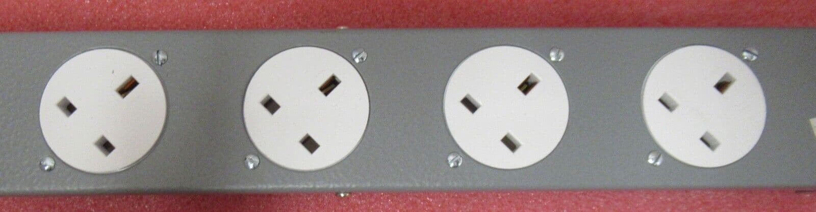 4 Way UK Sockets Horizontal Rackmount PDU With 16A Commando Plug 4 5m