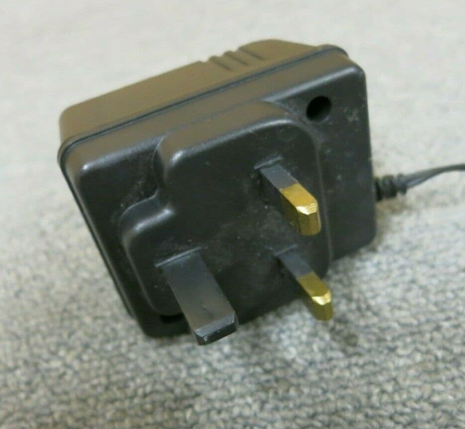AC / DC Power Adapter UK Plug 6W 7 5V 800mA - Model YHD41-0750800G