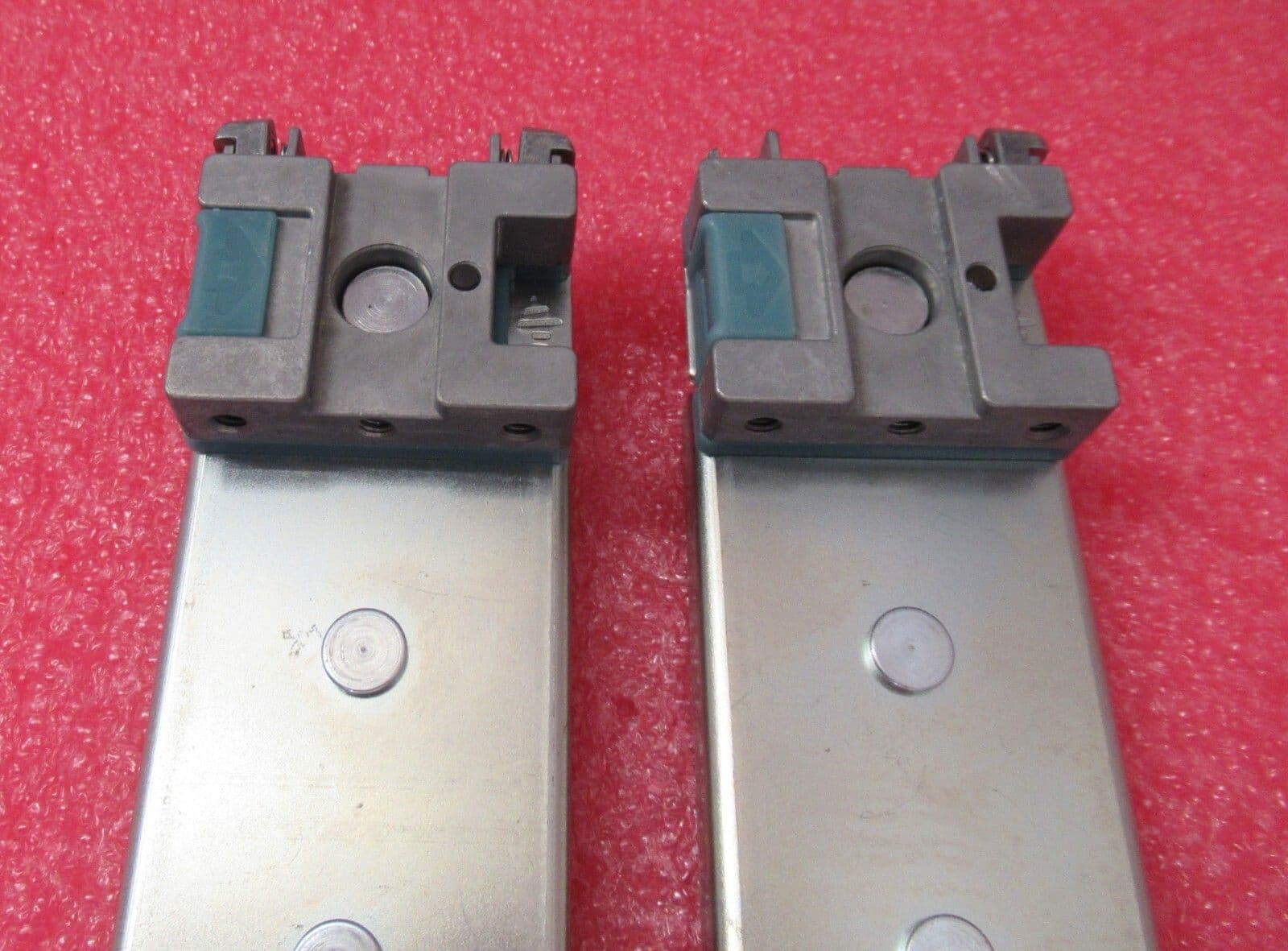 Accuride 01152 Sliding Rack Mount Server Rails Left & Right 1U 585mm To ...