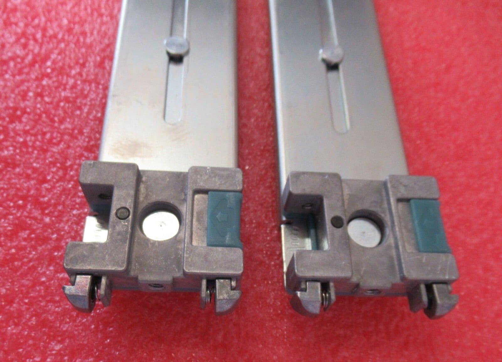 Accuride 01152 Sliding Rack Mount Server Rails Left & Right 1U 585mm To ...