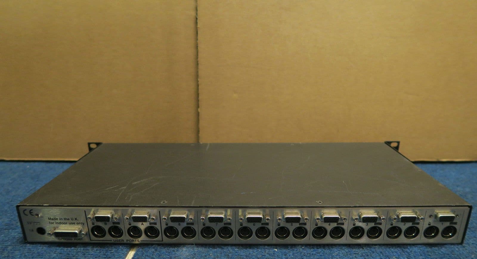 Adder SmartView Pro SV8 - 8 Port KVM Switch With Rackmount Ears