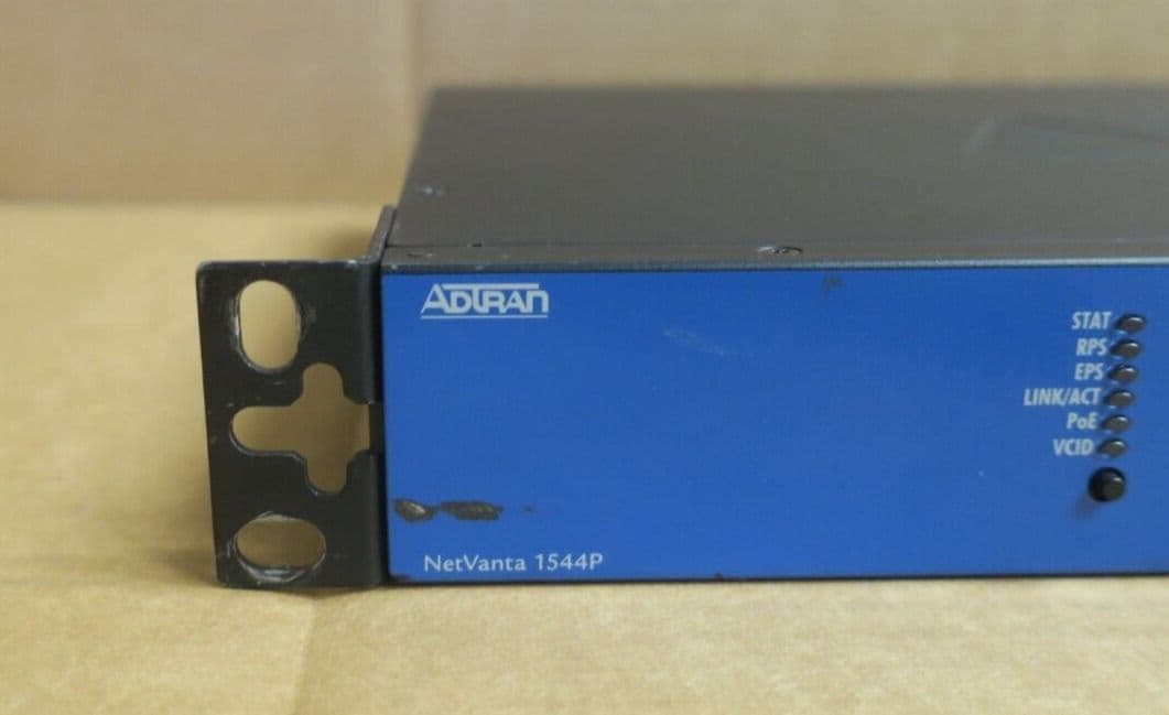 Adtran NetVanta 1544P 24x Gigabit PoE RJ45 4x 1GbE SFP 1U L3 Managed Switch