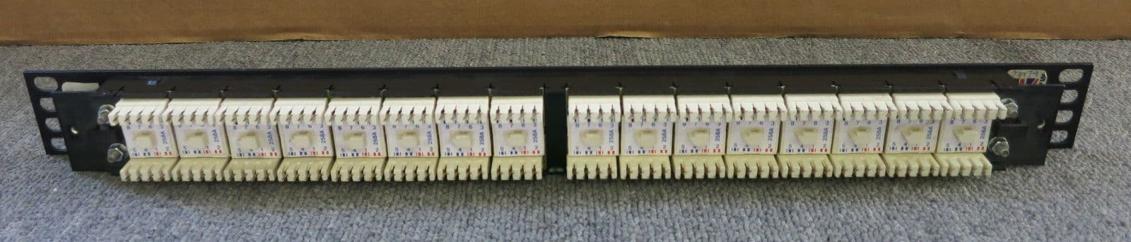 Alpha-Patch 16 Port Cat52 Ethernet RJ45 Rack Mountable Patch Panel 19"