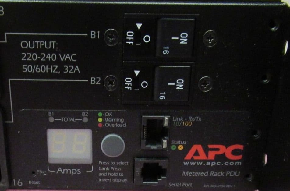 APC AP7822 Metered Rack PDU 2U 32A 230V 12x C13 & 4x C19 Power Distribution Unit 1