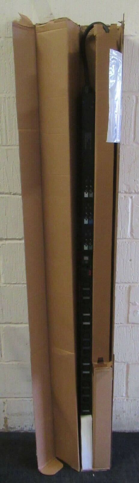 APC AP7856 Metered Rack PDU 32A 230V C13 C19 Power Distribution Unit ZeroU