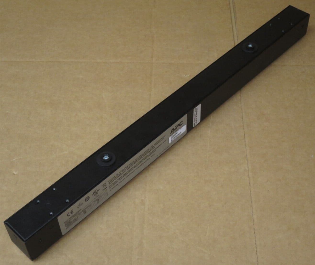 APC AP9572 Basic Rack PDU Zero U 16A 208/230V 15 x C13 Power ...
