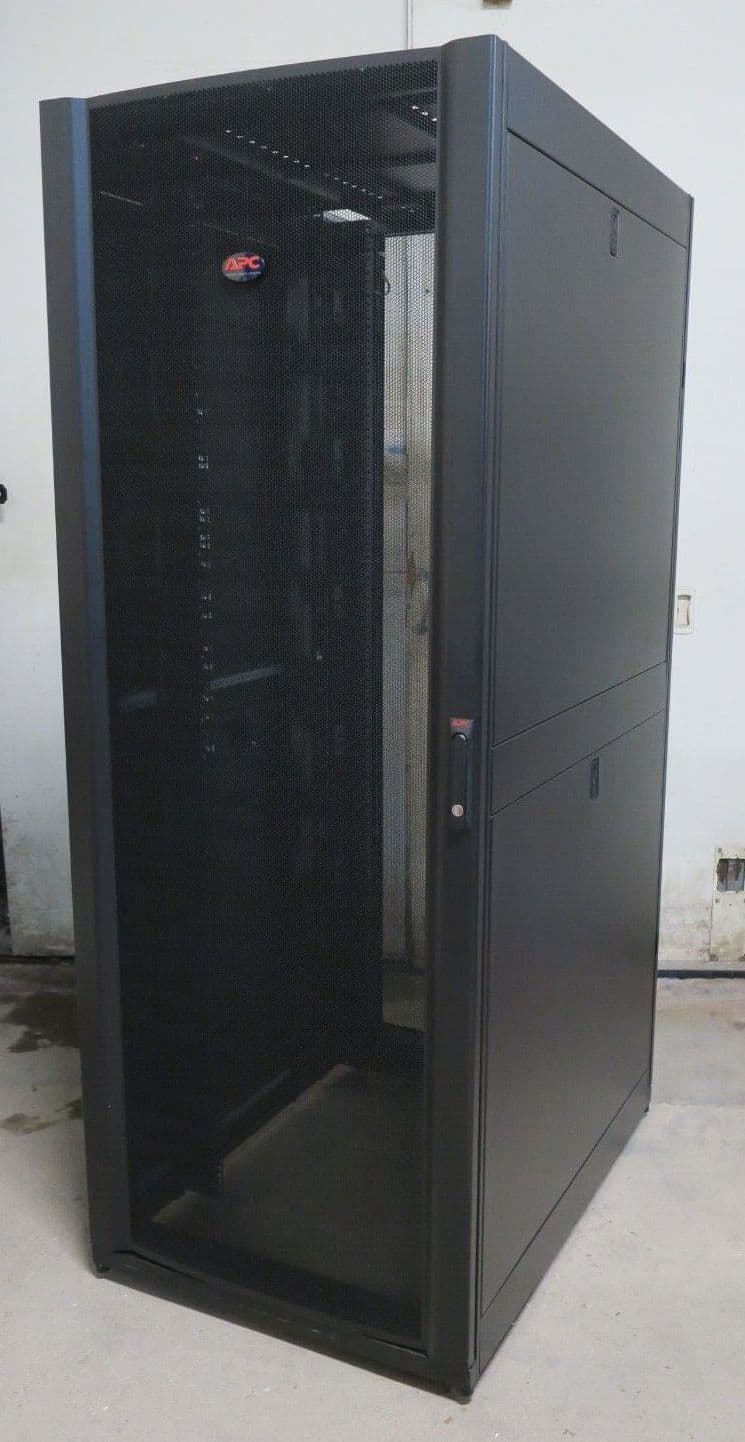 APC AR3150 Netshelter SX 42U Wide 750mm x 1070mm Server Rack Cabinet ...