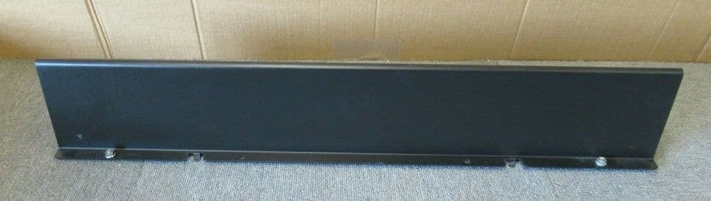 APC AR8172BLK NetShelter Data Cable Partition 750mm Wide