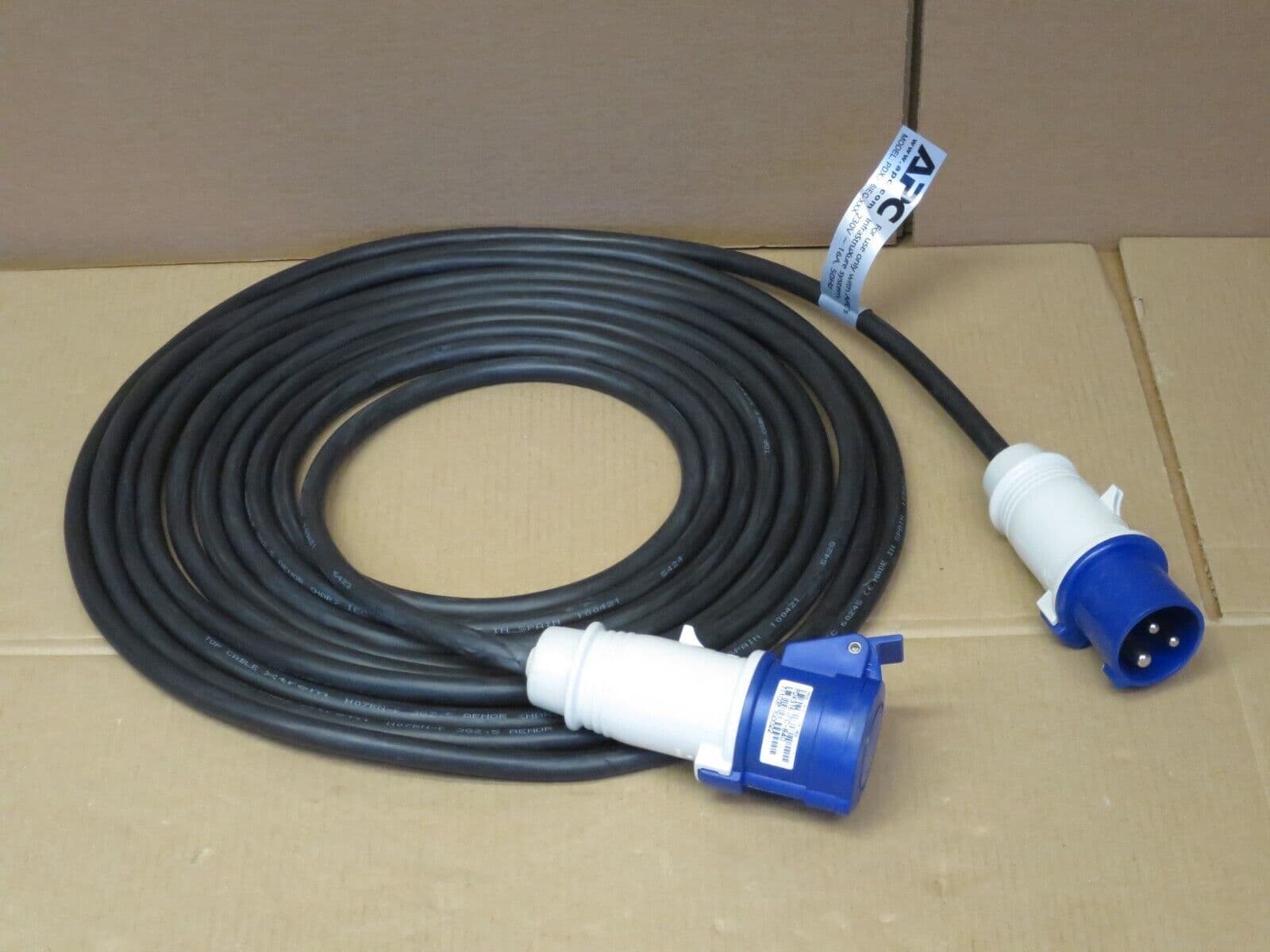 APC PDX316IEC-840 Modular Power Distribution Extender Cable 3 Wire 16A ...