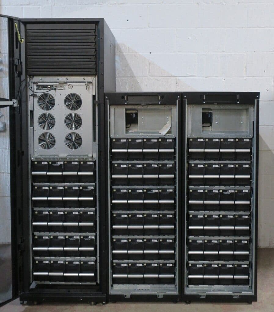 APC Smart UPS VT 40kVA 32kW 3 Phase UPS 68 x Battery Modules Battery ...