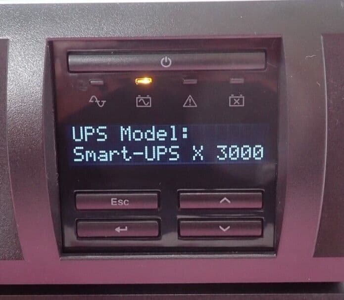 APC Smart-UPS X SMX3000HV 3000VA 2700W 4U Rackmount UPS 8x C13 2x C19 ...