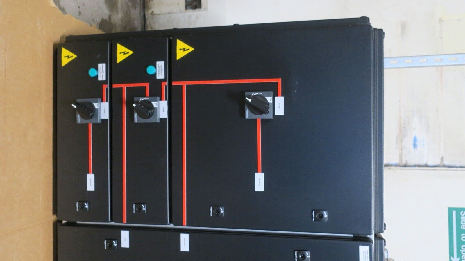 APC SYMMETRA UPS SYWMBP96K160H 96/160KW Wall-Mounted Maintenance Bypass ...