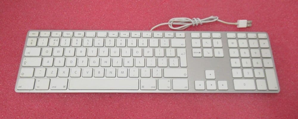 Apple A1243 MB110LLA QWERTY UK Wired USB Aluminum Keyboard With Numeric Keypad